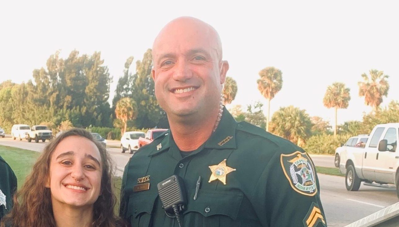 Deputies pull woman from overturned car in canal - Vero News