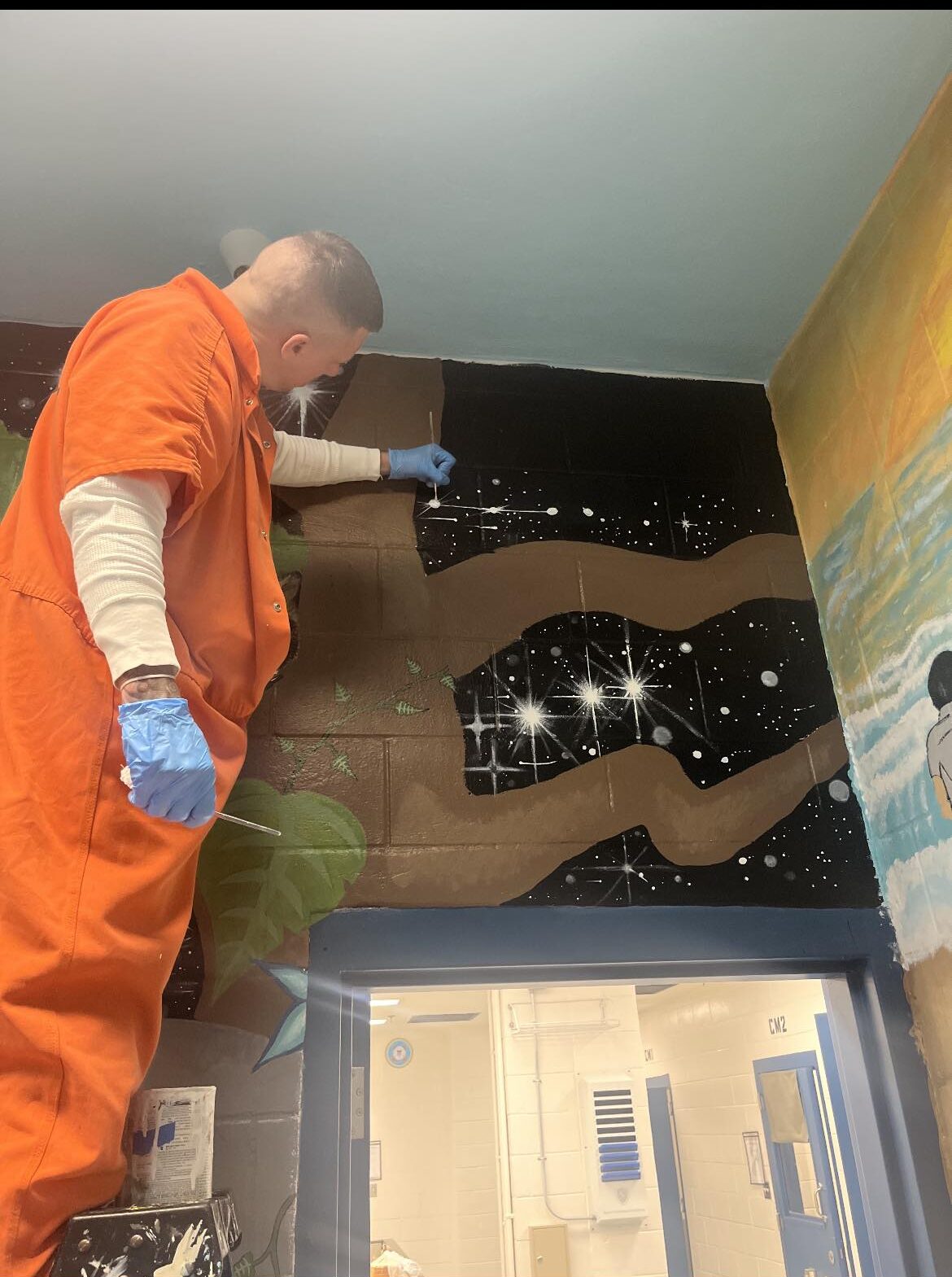 Inmates draw life lessons from painting new mural at IRC Jail - Vero News